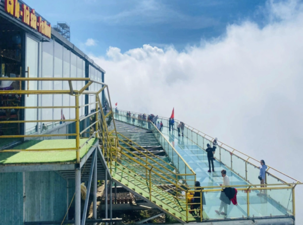 Sapa Glass Bridge: A Comprehensive Guide In 2024