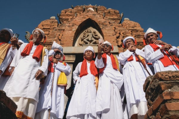 5 Most Timeless Traditional Costumes In Vietnam To Embrace